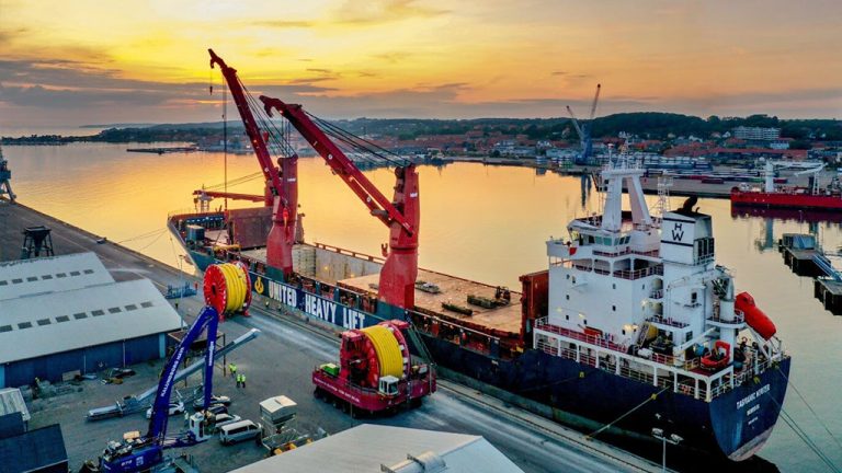 Services - United Heavy Lift